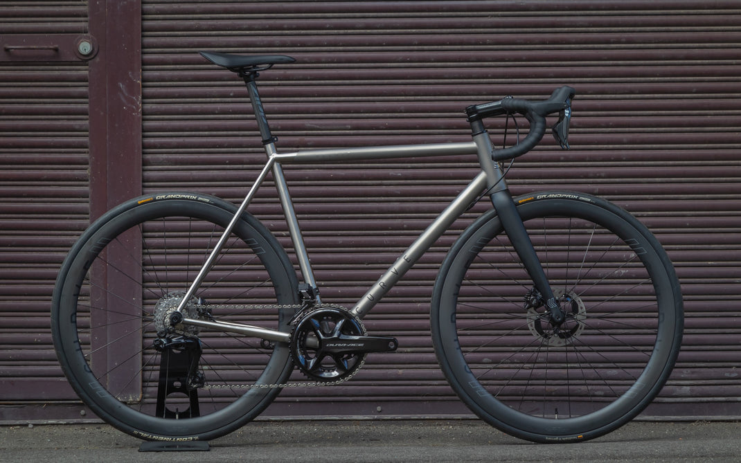 High-end performance road bike - Curve Belgie DISC – Curve Cycling