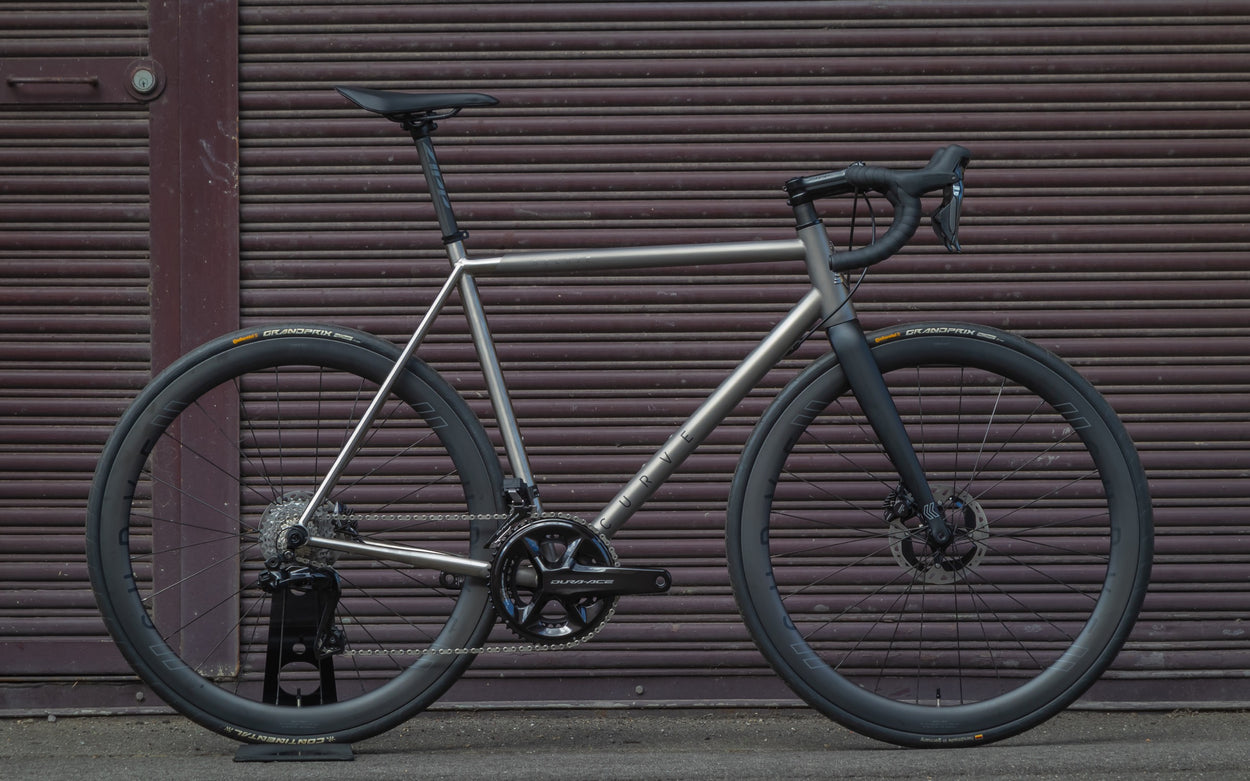 High-end performance road bike - Curve Belgie DISC – Curve Cycling
