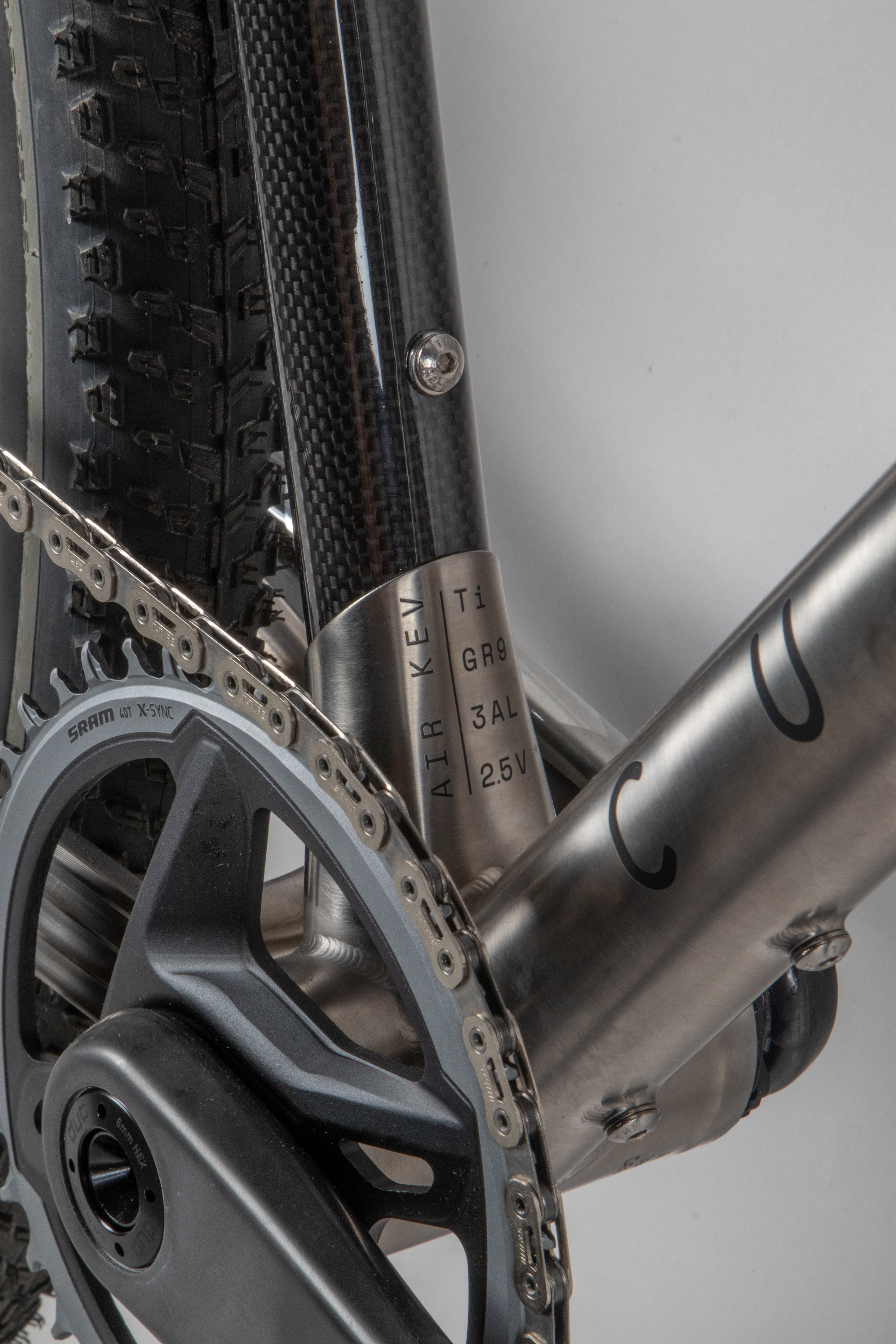 High-end Gravel Bike - AIR Kev – Curve Cycling