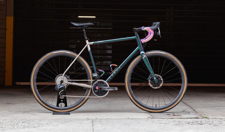 High-end performance road bike - Belgie ULTRA – Curve Cycling